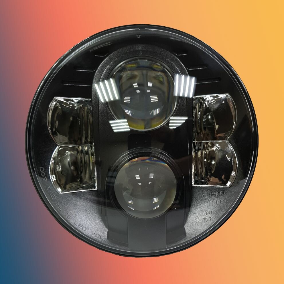 Комплект светодиодных фар головного света с дневными ходовыми огнями (ДХО), размером 7 дюймов и мощностью 160 Вт. Подходит для спецтехники и внедорожников, работает в диапазоне напряжения 9 - 32 В