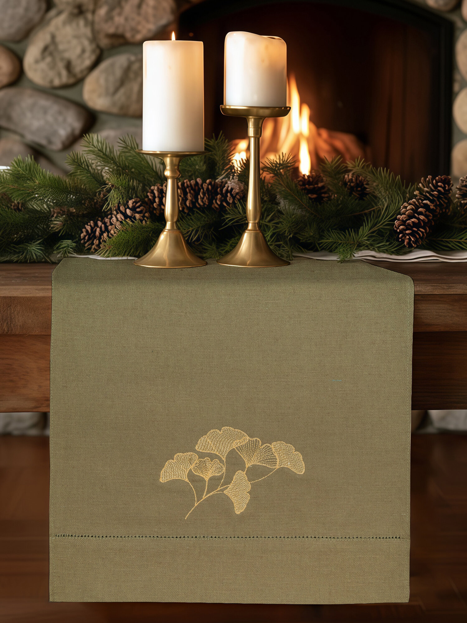 Дорожка на стол BELLEHOME с вышивкой "Fan flower", 40х160 см, 50% лен, 50% хлопок