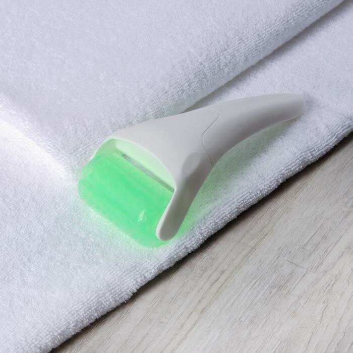 Ледяной роллер, универсальный, 19 см, цвет белый/зелёный