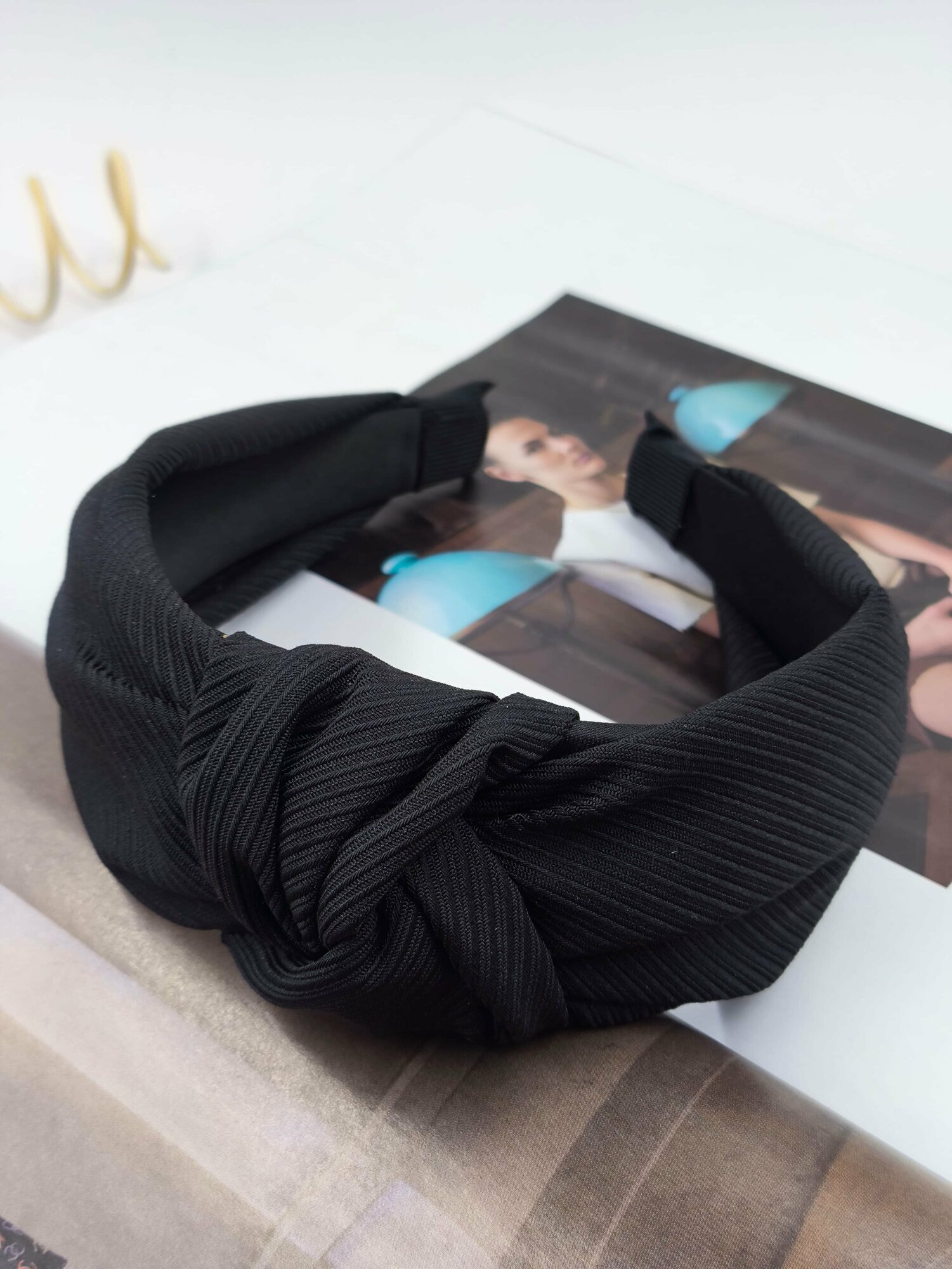 Ободок для волос широкий тканевый с узлом черный