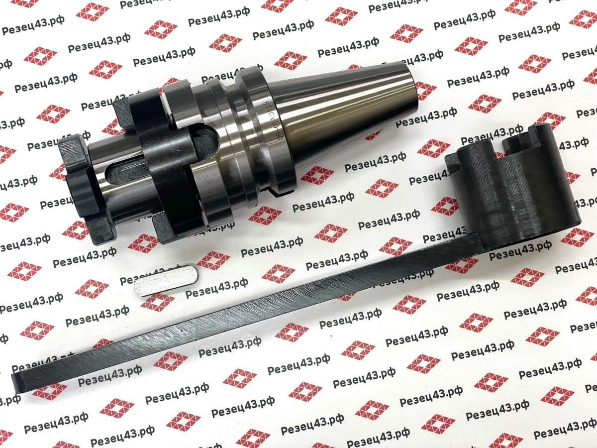 Оправка комбинированная BT40 (ISO40, 7:24) под насадные фрезы с посадкой 40 мм, вылет 60 мм (BT40-CEM40-60)