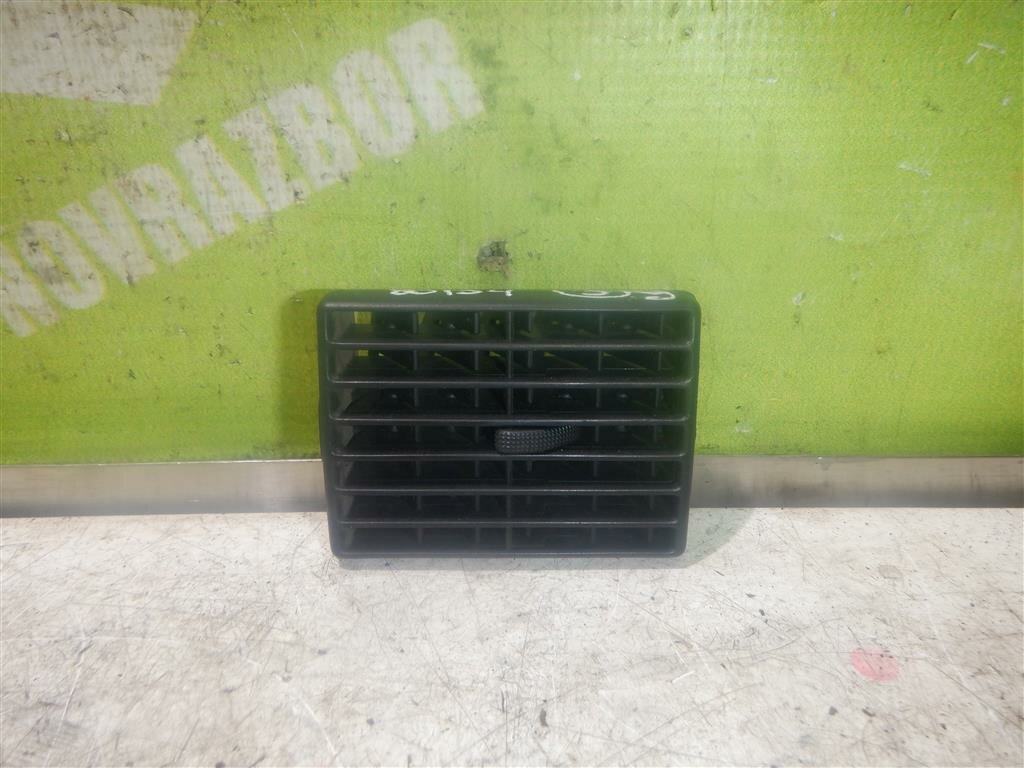 Дефлектор воздушный Audi 80 90 B4 91-94