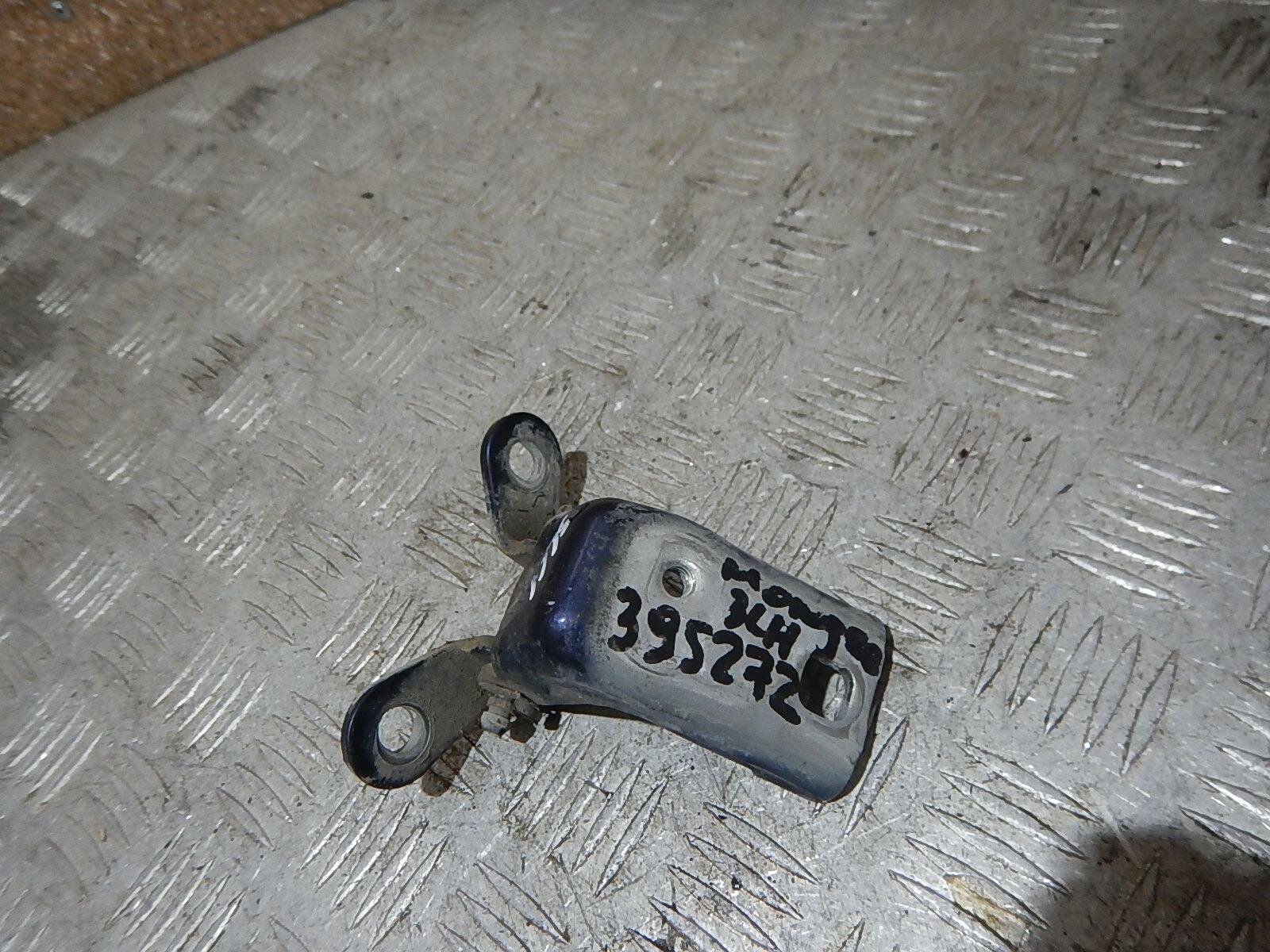 Б/У Петля двери задней левой нижняя, Ford (Форд)-MONDEO (00-07) FORD MONDEO (00-07) Небольшой люфт. 395272 FORD арт. 444...