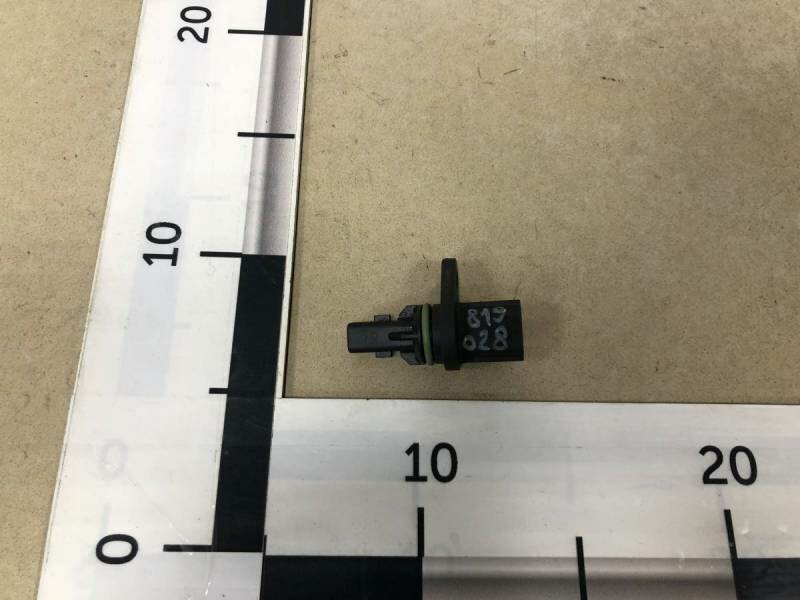 Датчик положения распредвала Renault Duster 2012 кат.номер: 23731ED02D