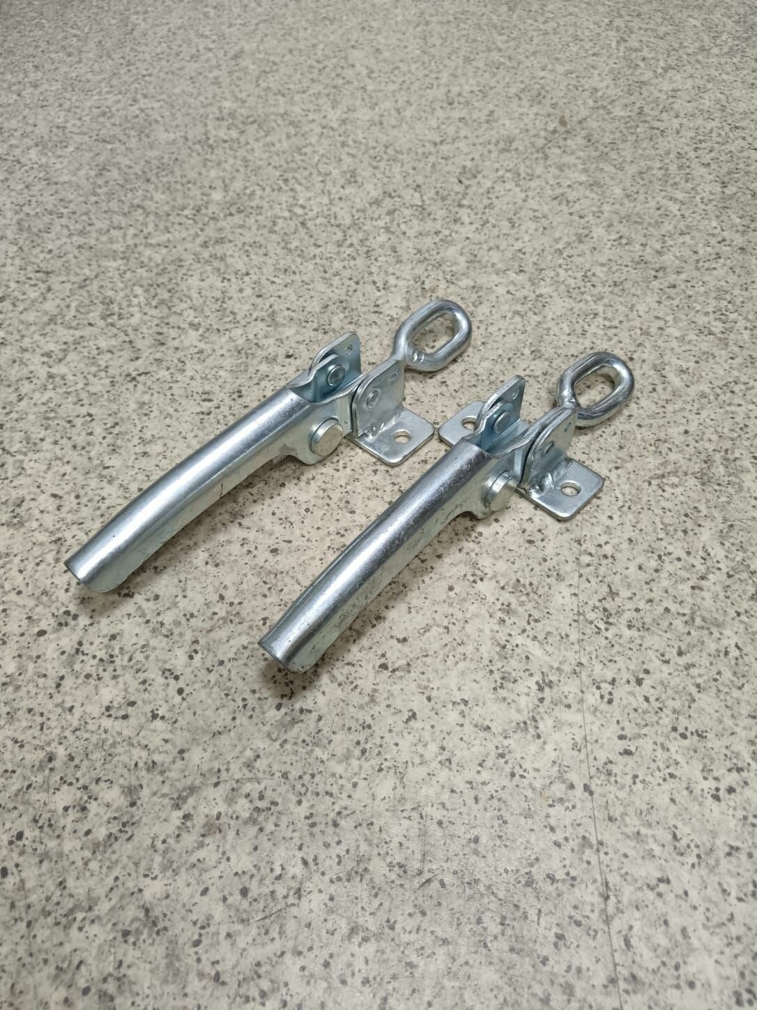 Замок самосвальный для прицепа самосвала регулируемый натяжной 2 шт, без ответных частей