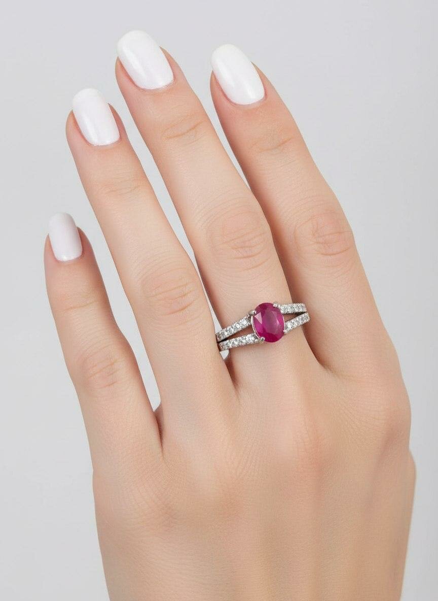 Кольцо тонкое, серебро, 925 проба, родирование, фианит, рубин