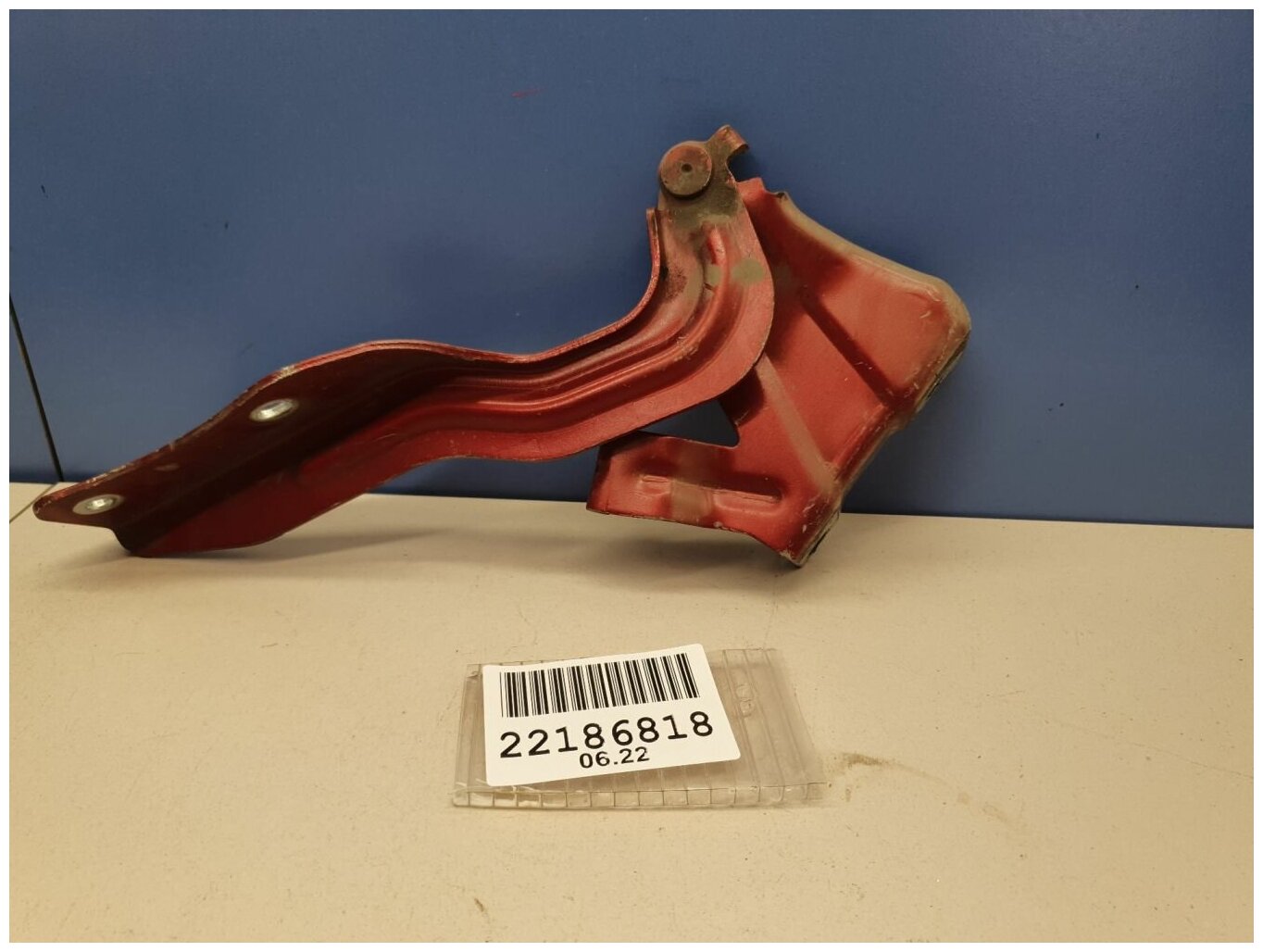 Петля капота правая/HINGE ASSY-HOOD NISSAN арт. 654004EA0A