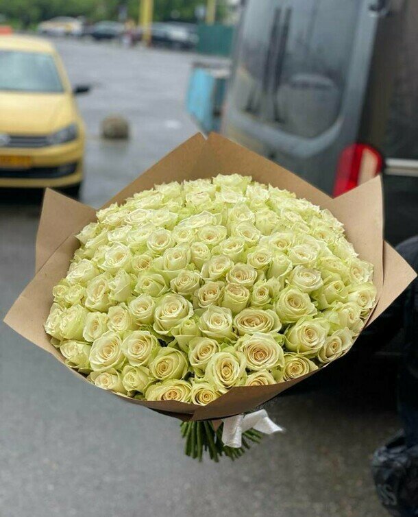 Букет Well Flowers "Эквадор", 101 цветок, белый, 60 см, букет свежих цветов