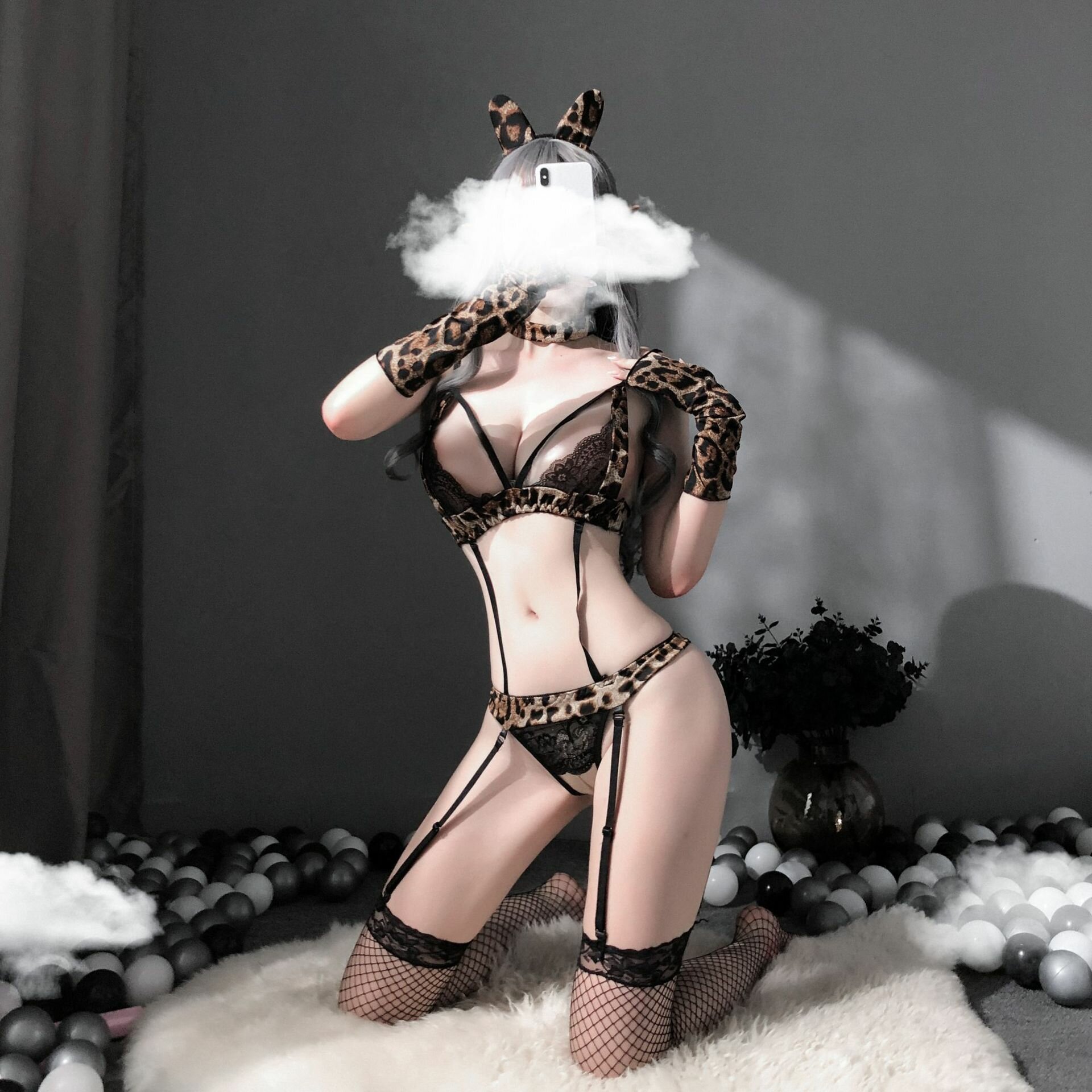 Сексуальное белье с леопардовым принтом, открытая промежность, прозрачный боди, комплект женских колготок. Бюстгальтер в форме ушек, трусики, перчатки.