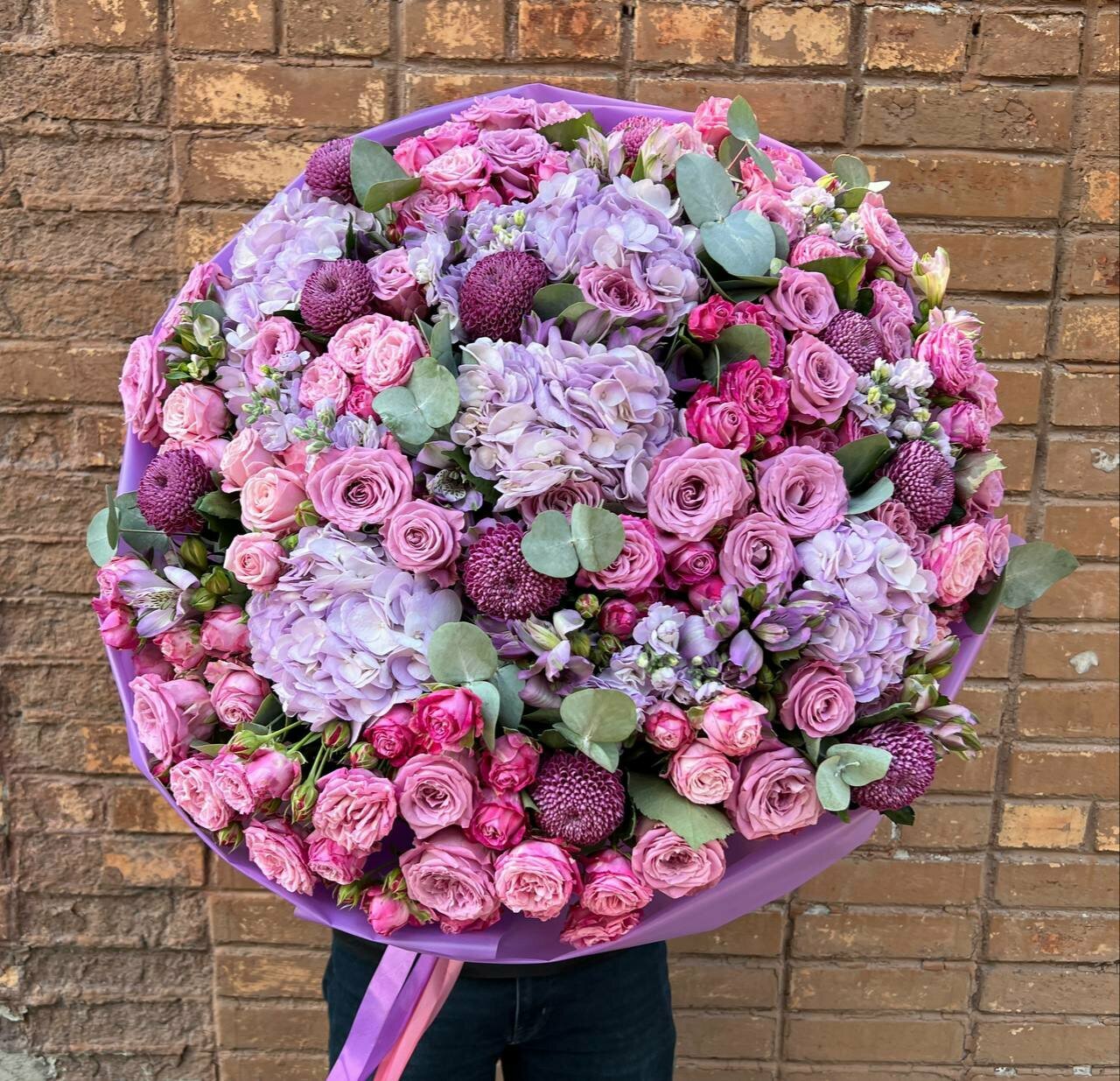 Большой авторский букет в сиреневых оттенках