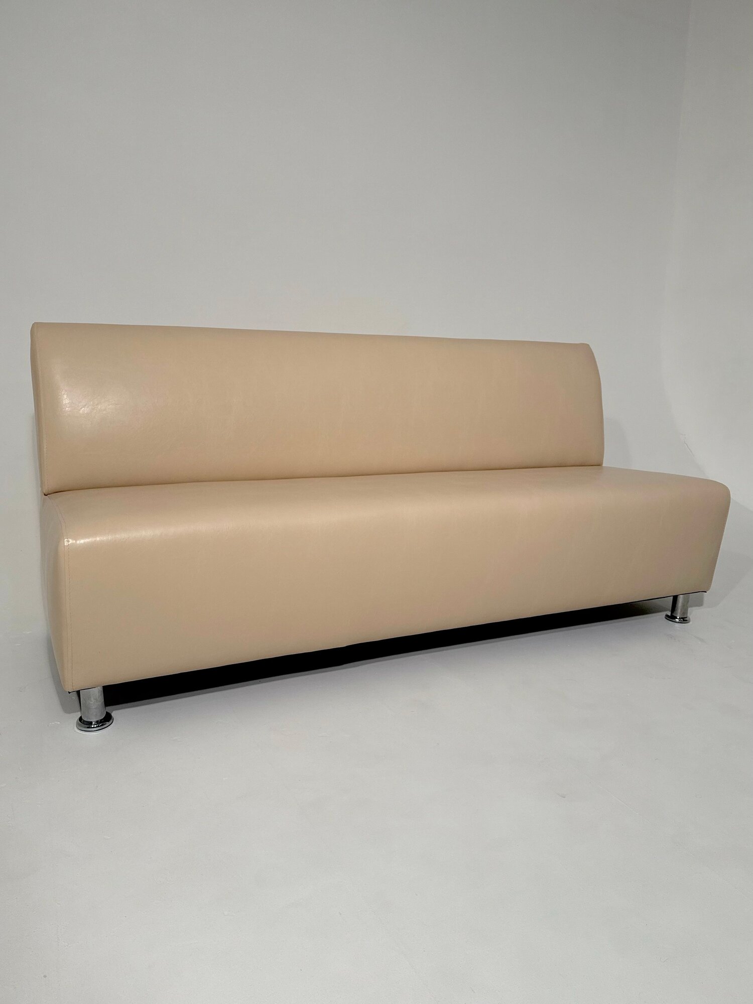 Диван офисный Вегас 1700, механизм Нераскладной, 170х67х77 см, бежевый