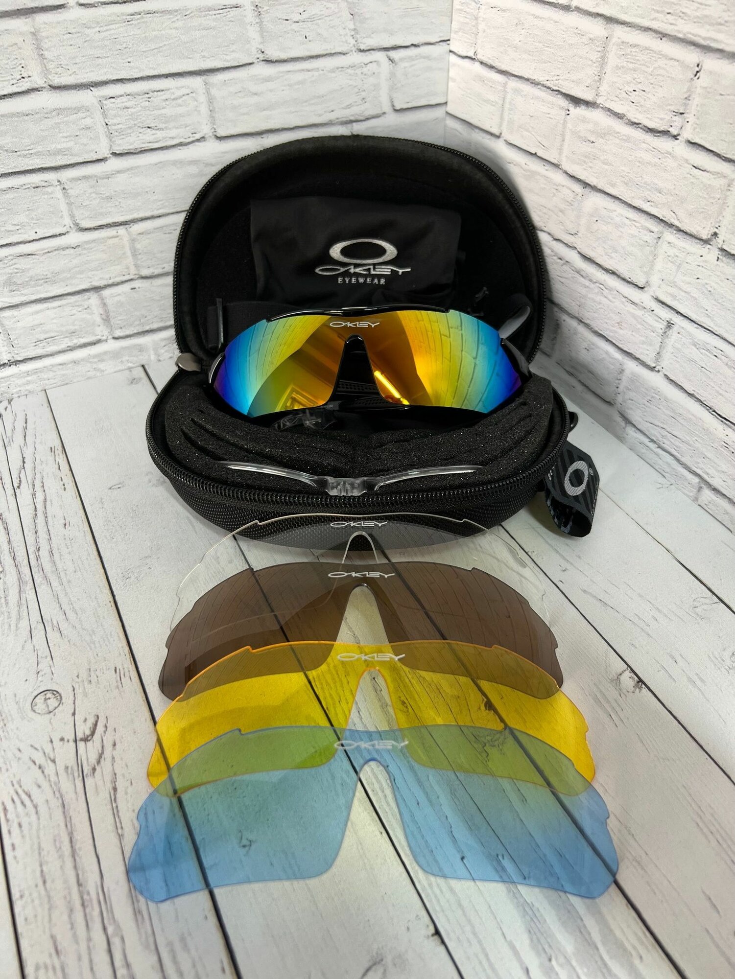 Солнцезащитные очки