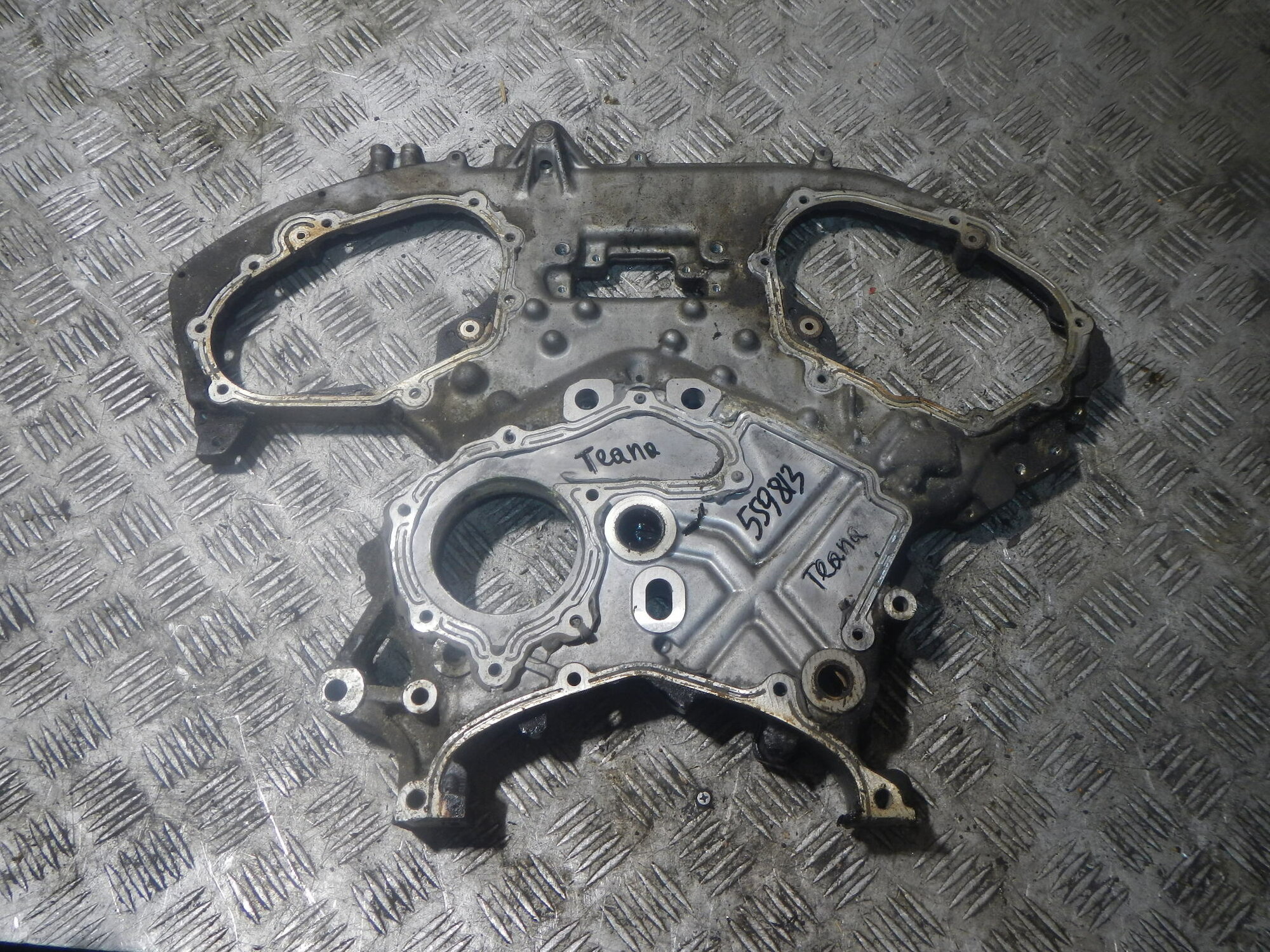 Б/У Крышка двигателя передняя, Nissan (Ниссан)-TEANA (J31) (06-08) NISSAN TEANA (J31) (06-08) VQ23 Без видимых повреждени...