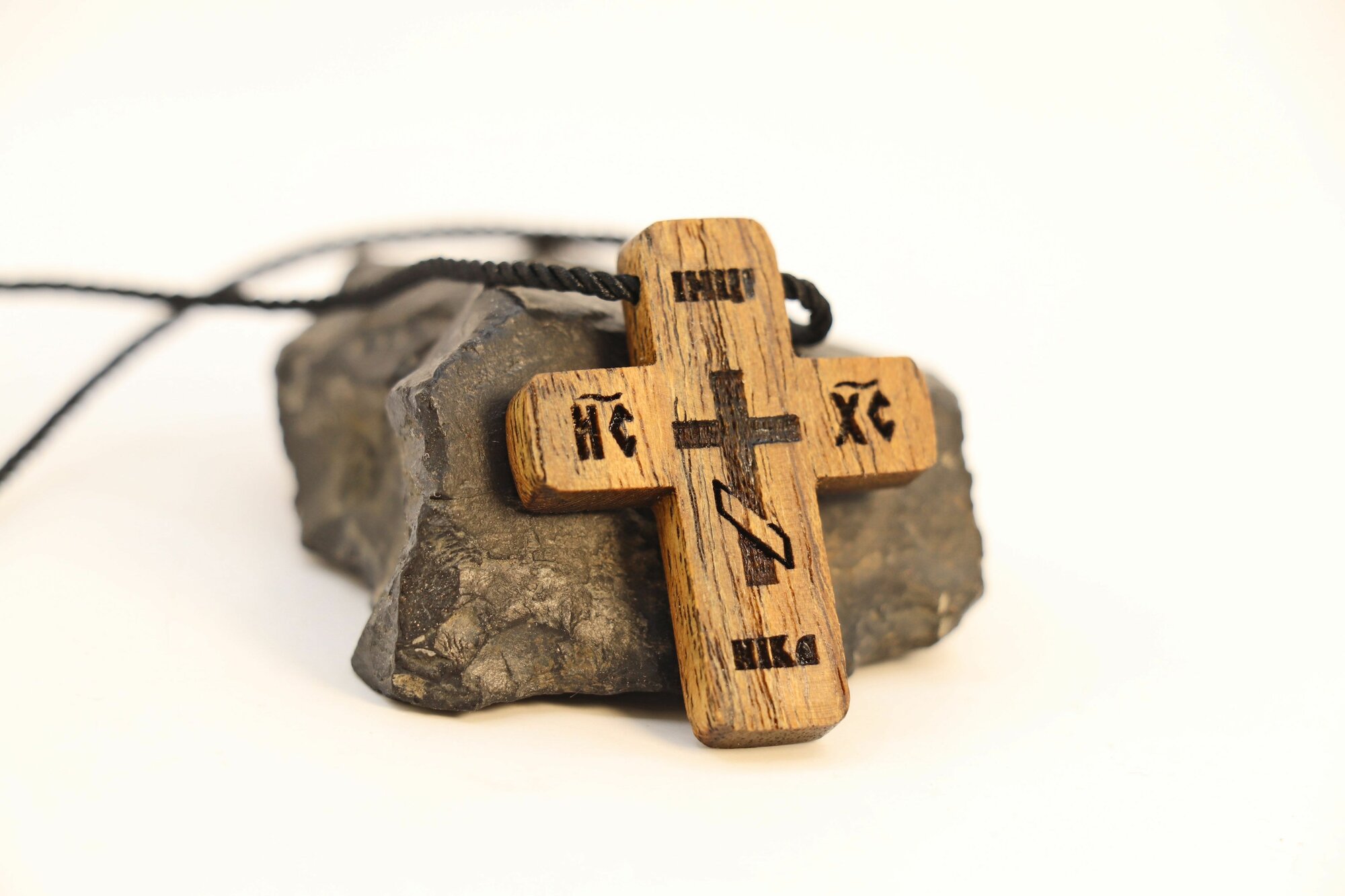 Крестик INЦI бокоте древесина