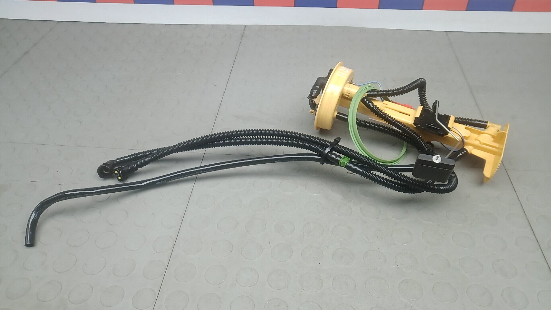 Датчик уровня топлива BMW X5 E70