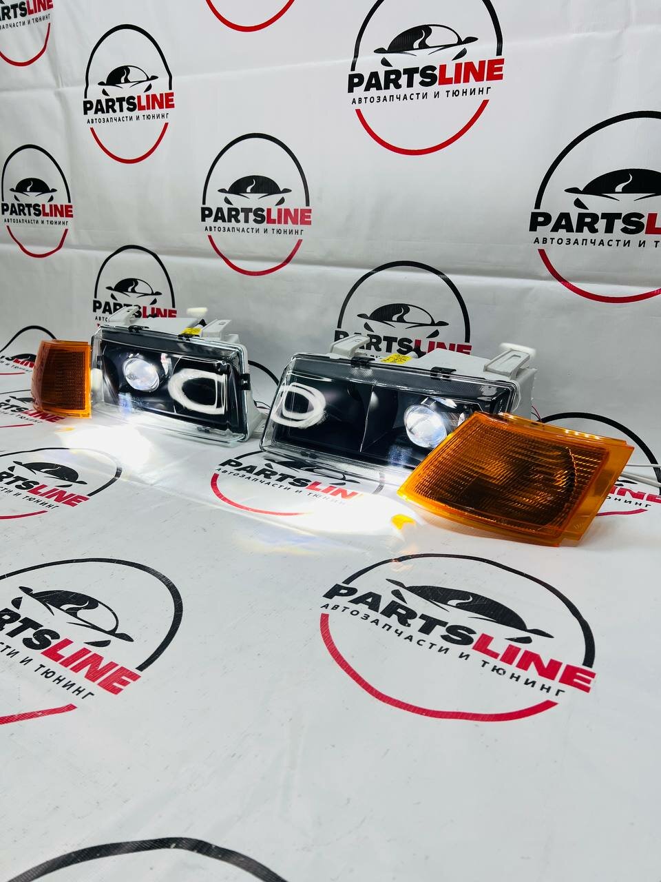 Фары передние ВАЗ 2110, 2111, 2112 Optima Bi-led черная маска желтый поворотник
