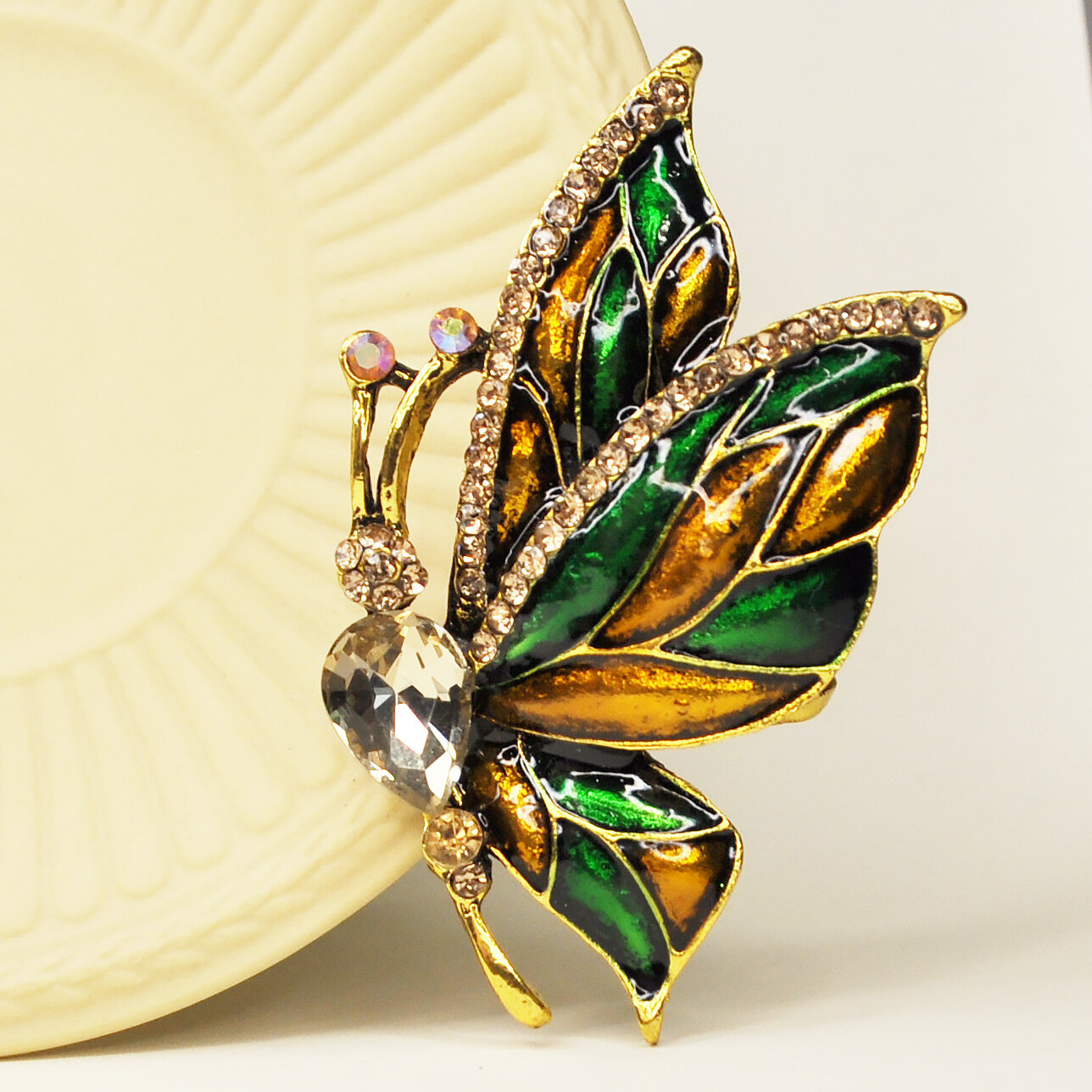 Брошь, стразы