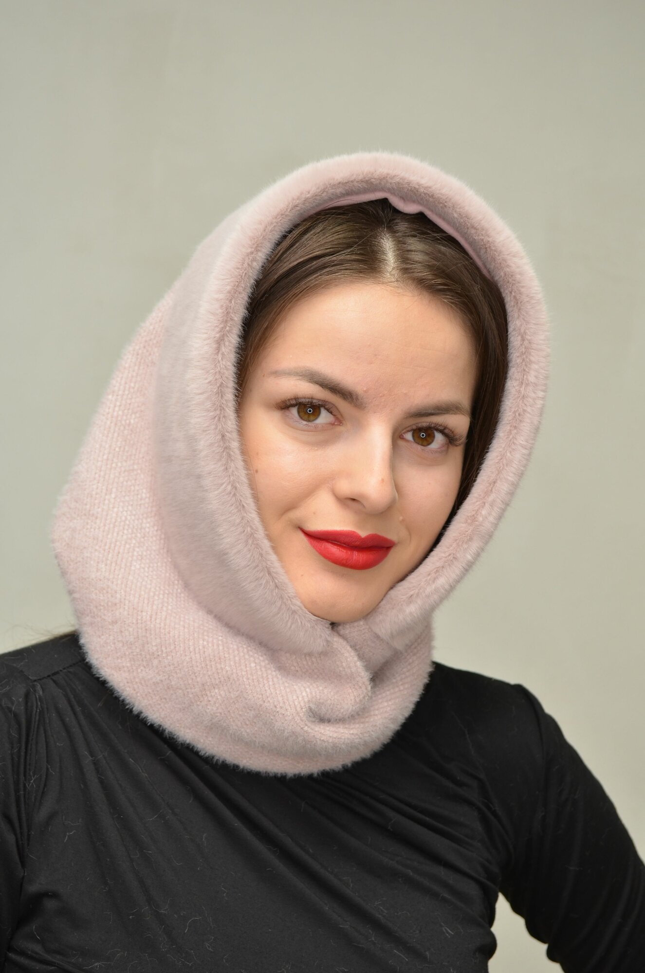 Капюшон Осень-зима 2023 для женщин