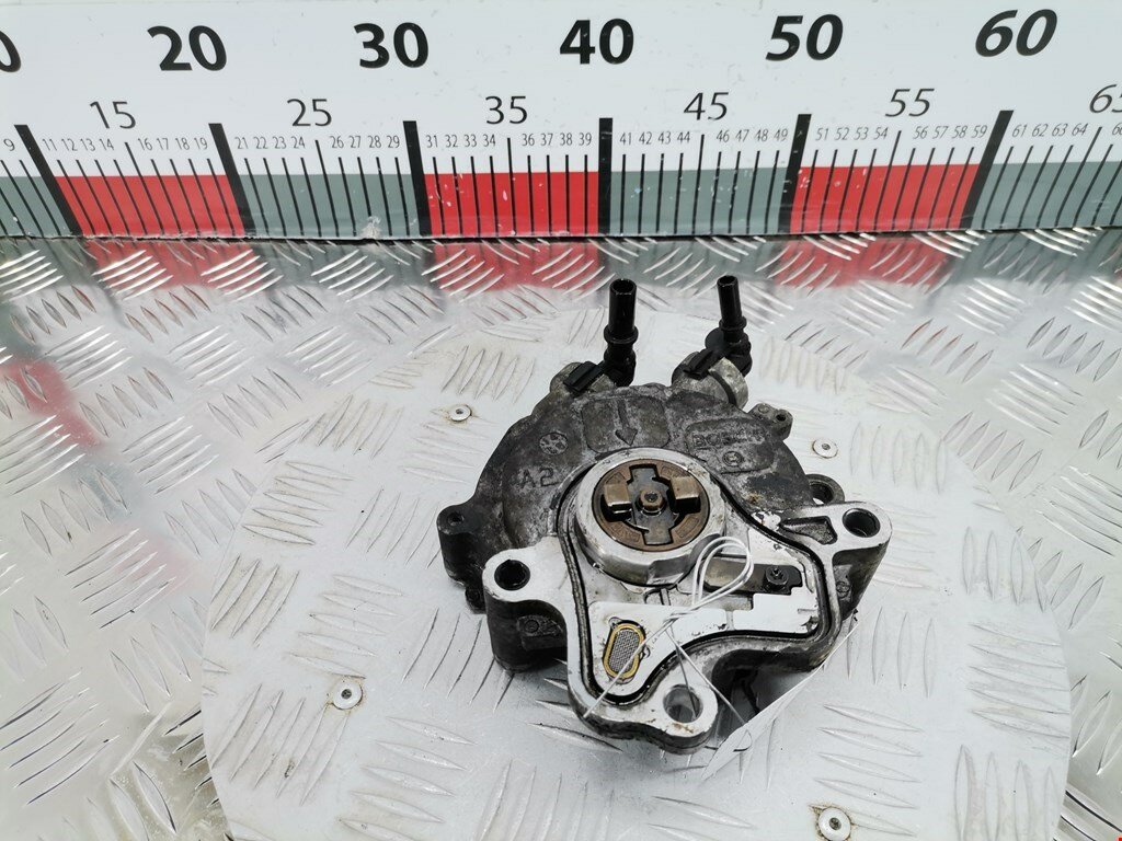 Насос вакуумный Jaguar S-Type 4R8Q2A451AE арт. 1773457