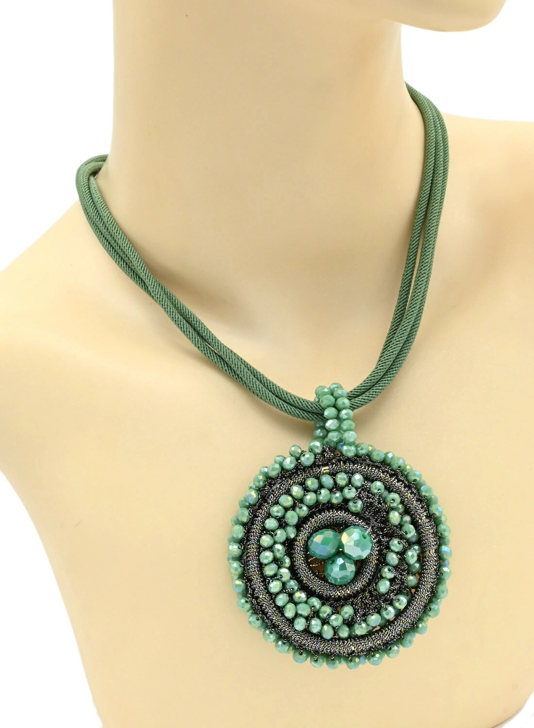 Колье, циркон