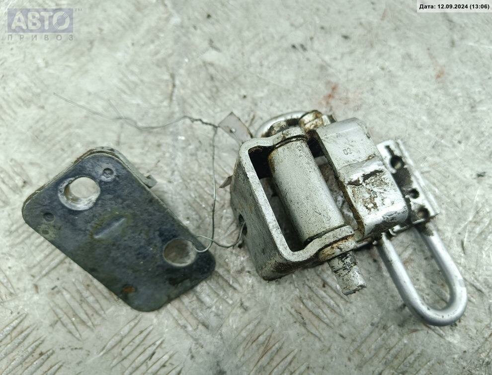 Петля двери задней левой Volkswagen Passat B5+ (GP)