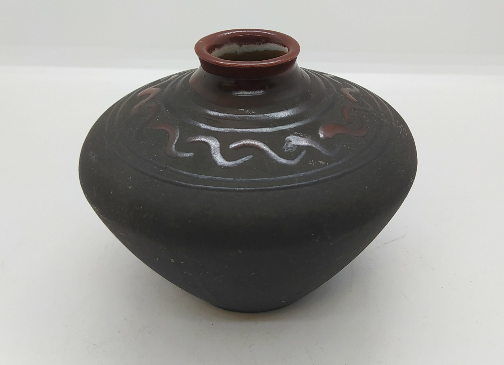 Вазочка с орнаментом на тулове, керамика, СССР, 1970-1990 гг.