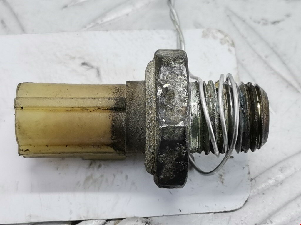 Датчик давления масла Ford Fiesta 5 98AB9278CA арт. 2056136