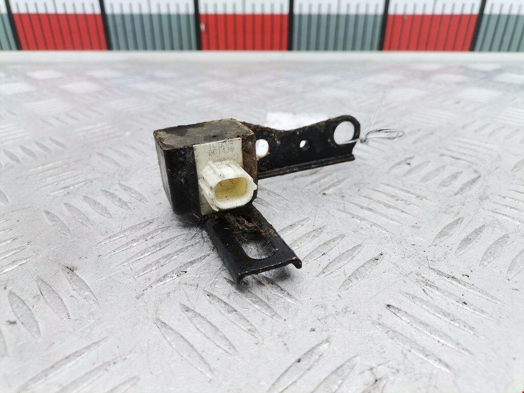 Датчик удара Toyota Yaris 1 8917459075 арт. 2025173