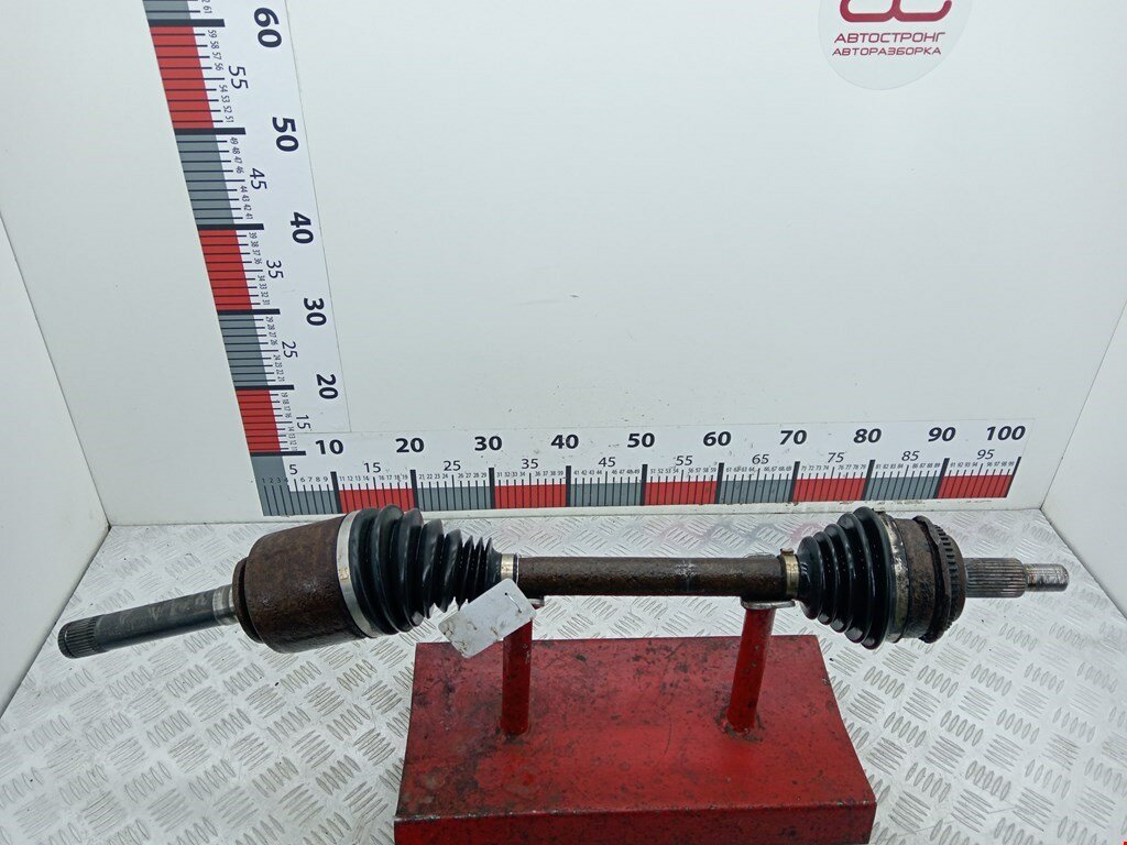 Полуось задняя левая (приводной вал шрус) Land Rover Discovery 3 LR072063 арт. 1975321