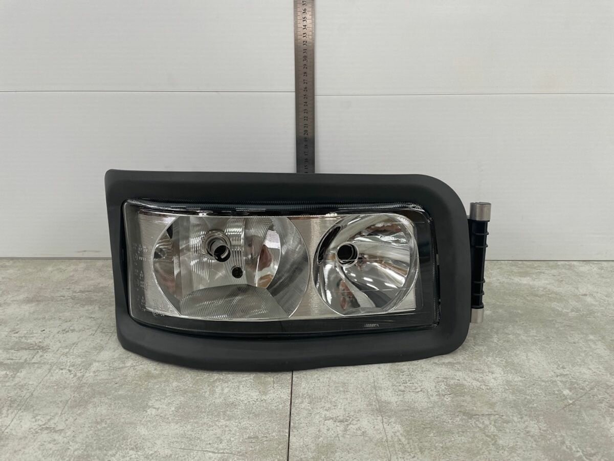 Фара в сборе правая с корректором с окантовкой H7/H7 МАН ТГА ТГЛ ТГМ ТГС (MAN Tga Tgl Tgm Tgs)