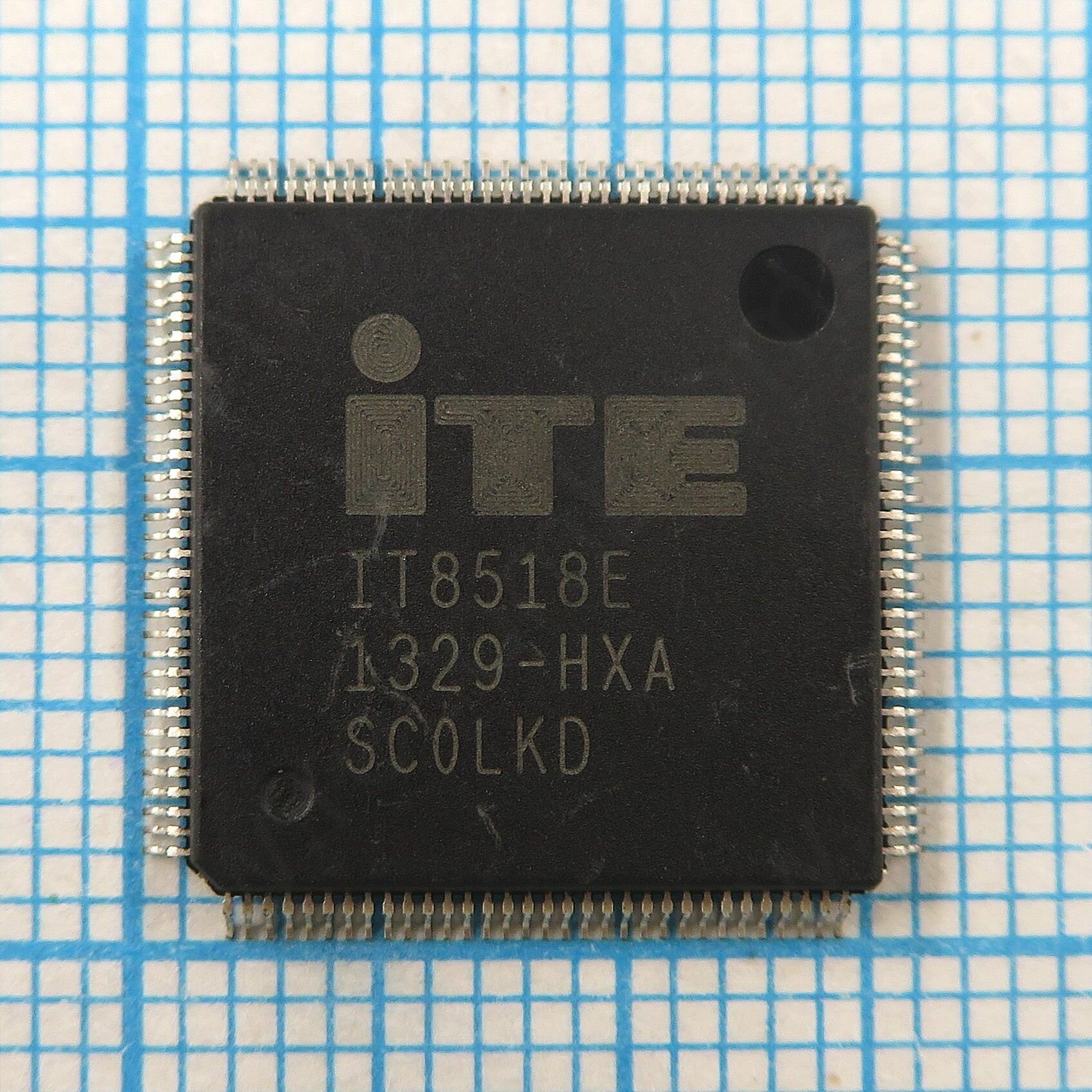 IT8518E HXA IT8518E-HXA - Мультиконтроллер