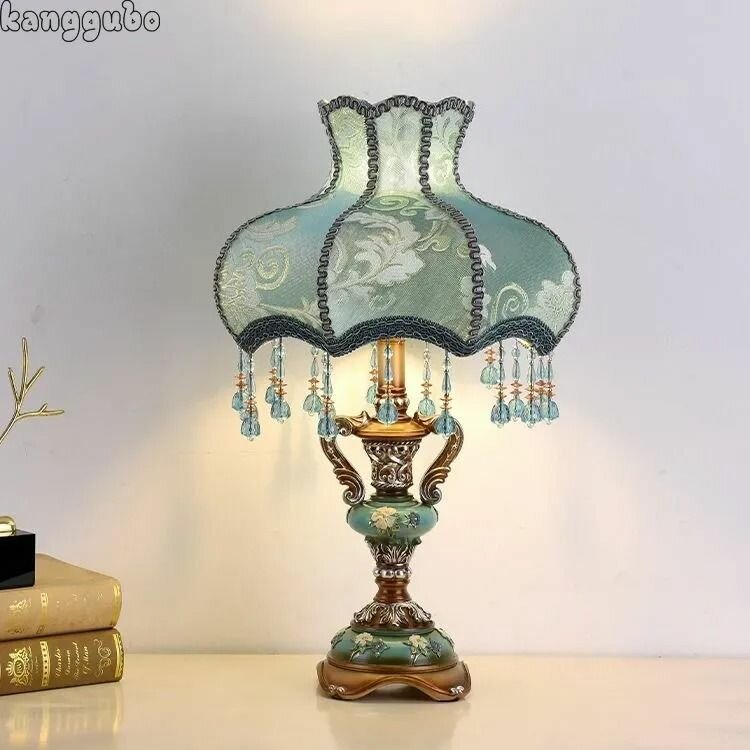 Настольная лампа в европейском стиле в стиле ретро