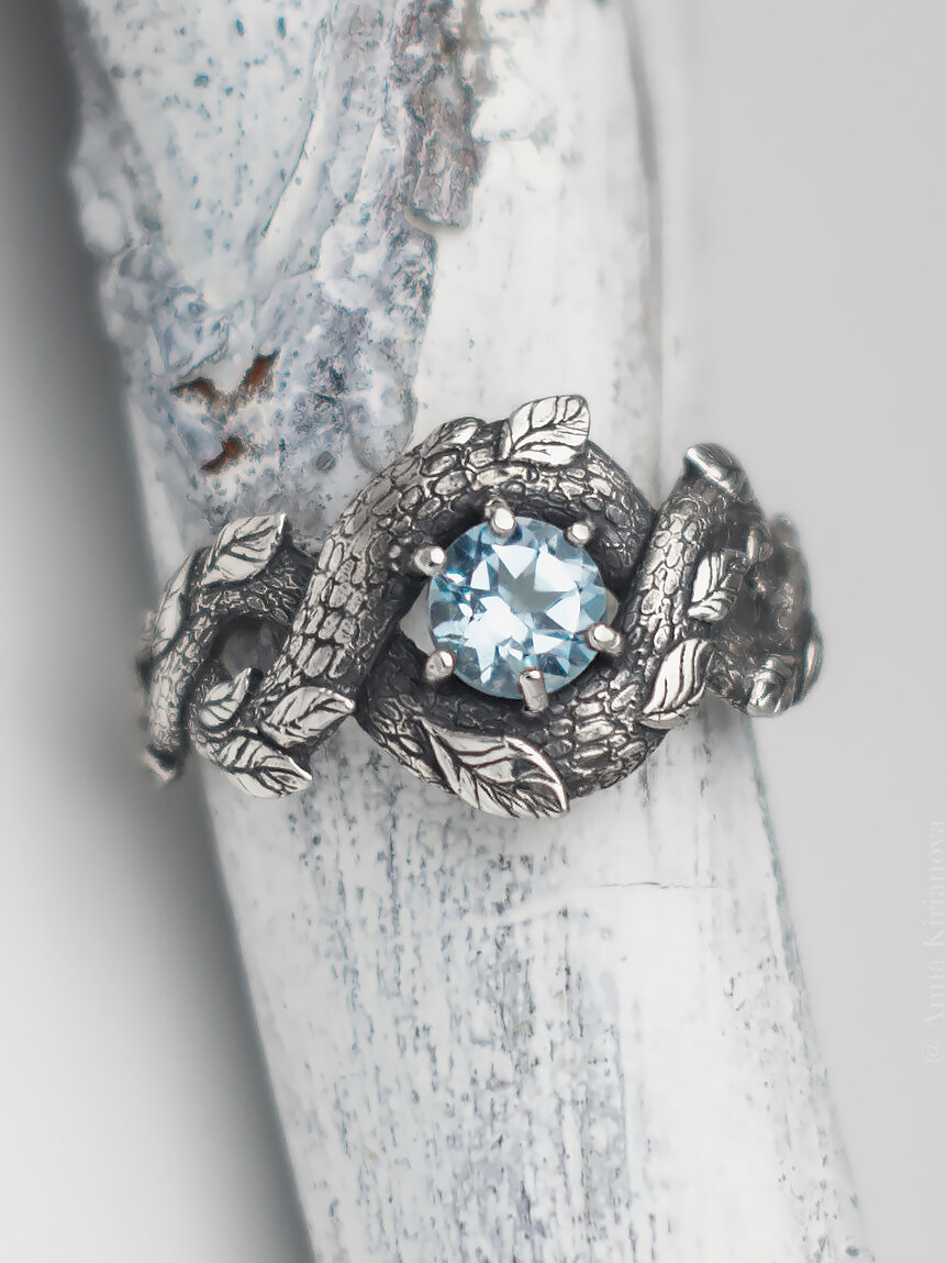 Кольцо тонкое, обручальное, серебро, 925 проба, оксидирование, чернение, топаз