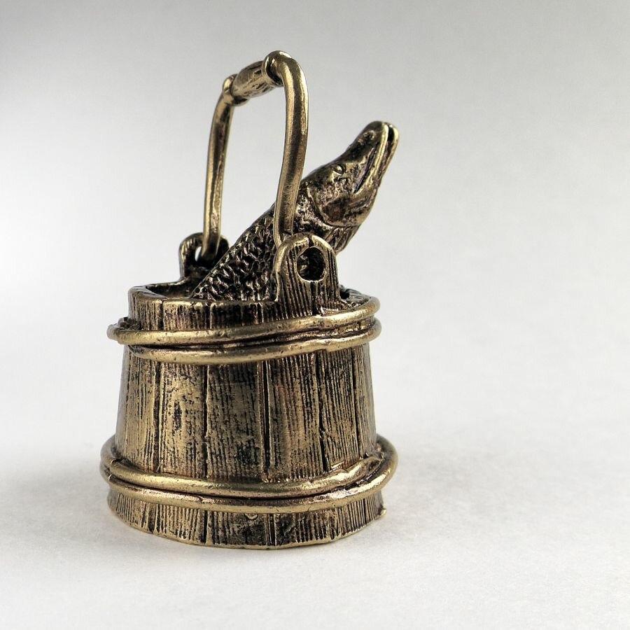 Колокольчик латунный Ушат с щукой для интерьера дома