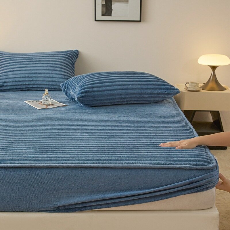 Зимняя утолщённая простыня на резинке из молочного флиса, простыня из кораллового флиса класса А, комплект из трёх предметов, для домашнего использования, наматрасник Simmons,200*220cm