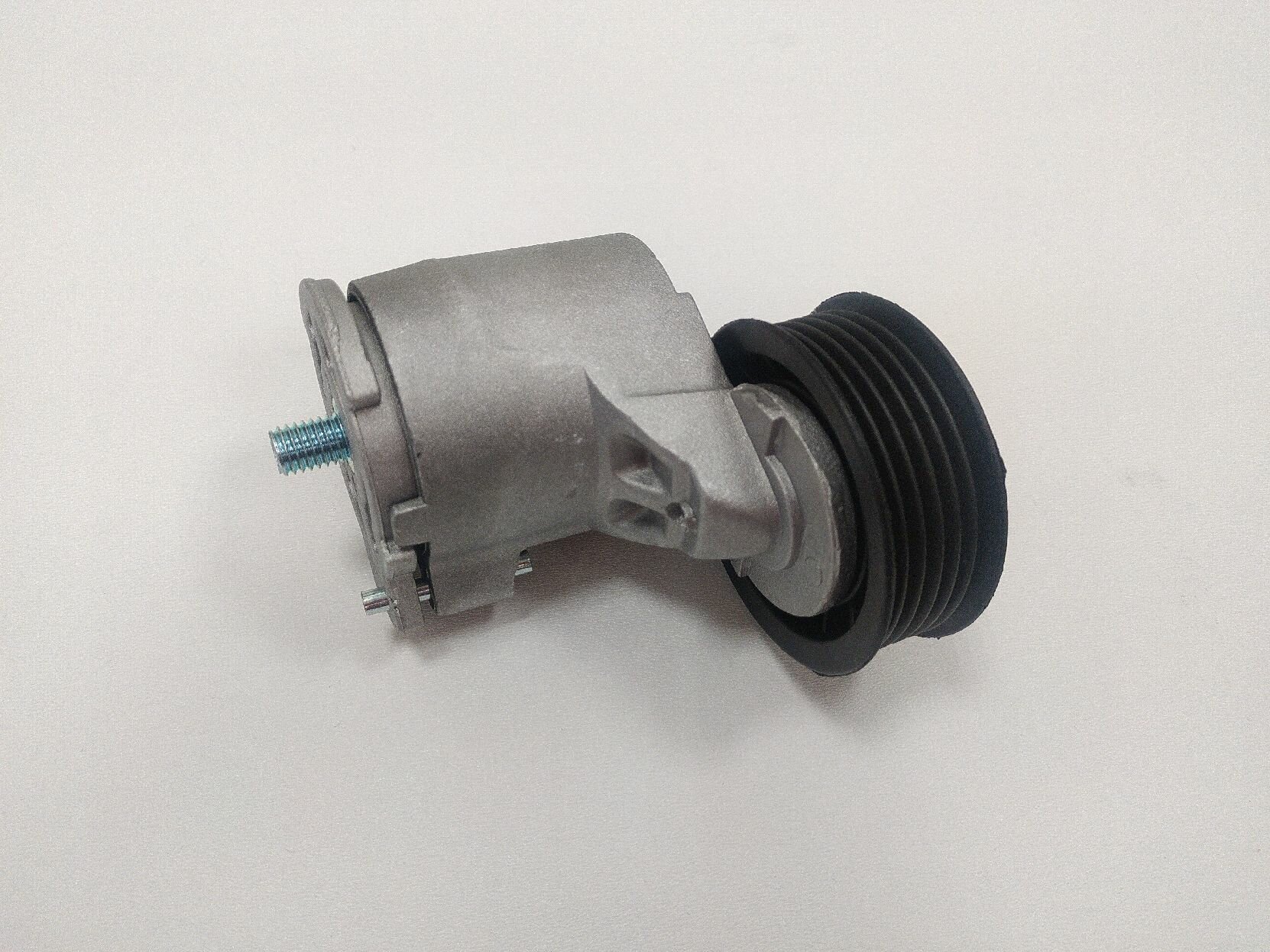 Ролик натяжной ремня генератора (с натяжителем) CHERY Vortex Estina [1.6 16V 5MT седан]