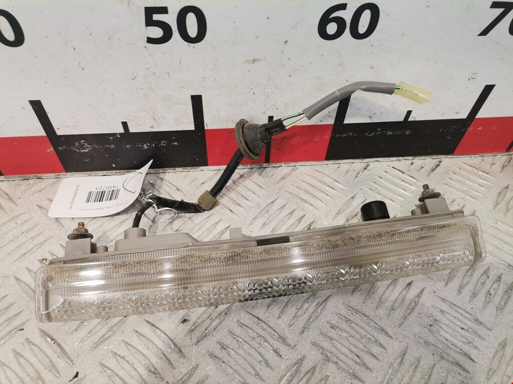 Фонарь дополнительный тормозной (стоп-сигнал) Subaru Outback 3 (BP) 84701AG002 арт. 1456721