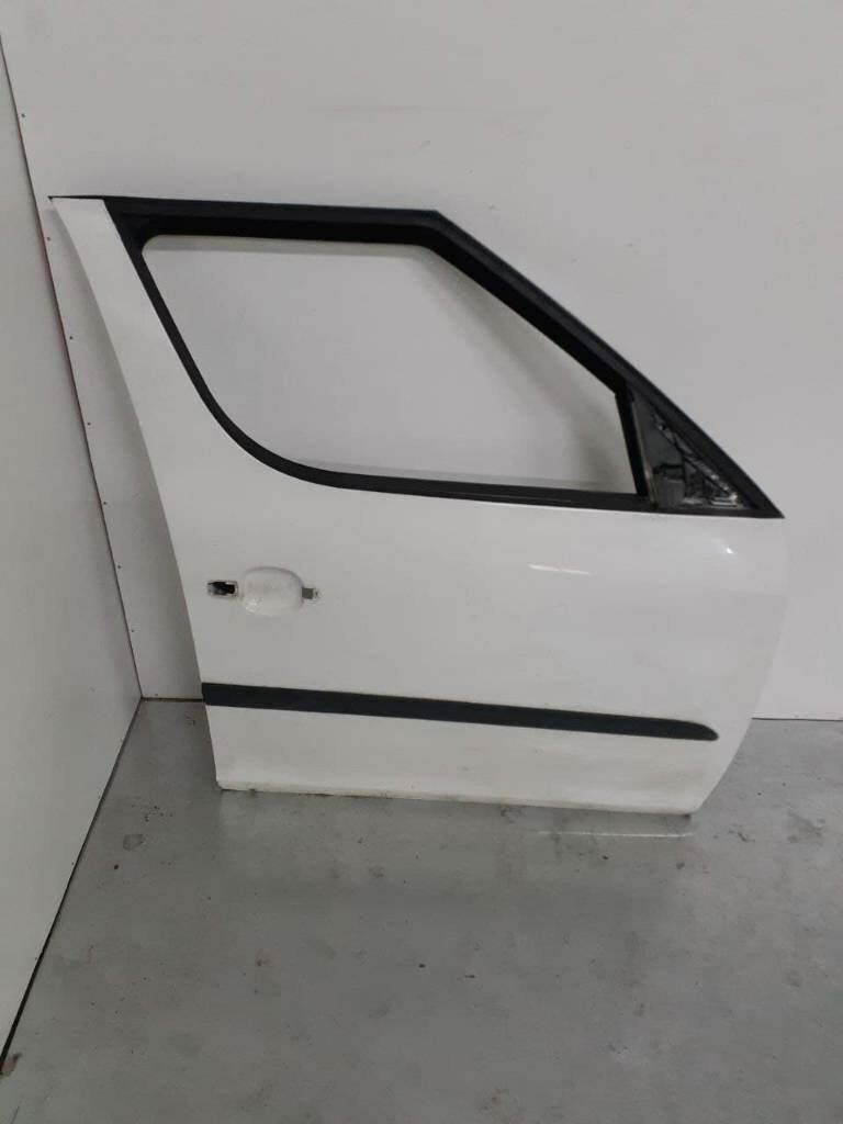 Дверь передняя правая Skoda Roomster 2007
