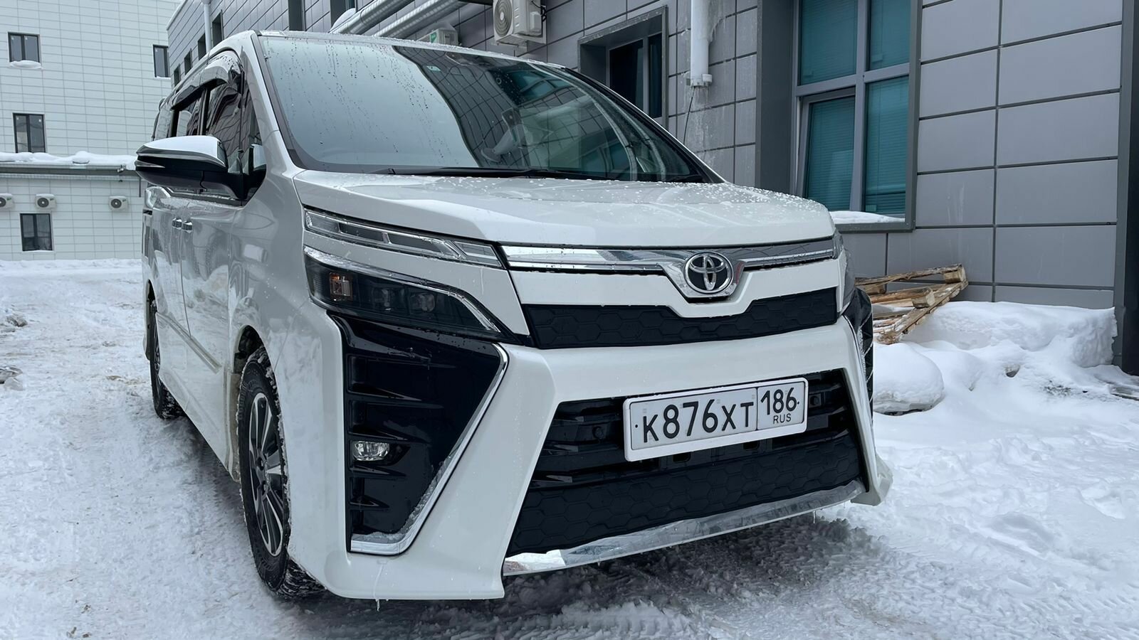 Утеплитель радиатора и бампера для Toyota Voxy Тойота Вокси (2017 -2021) III Рестайлинг