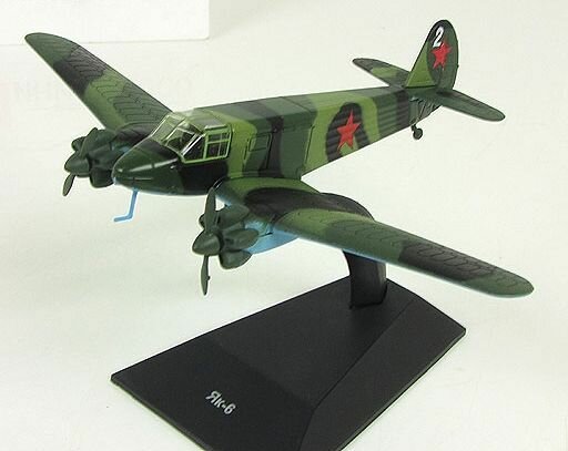 Масштабная модель 1/104 самолет ЯК-6