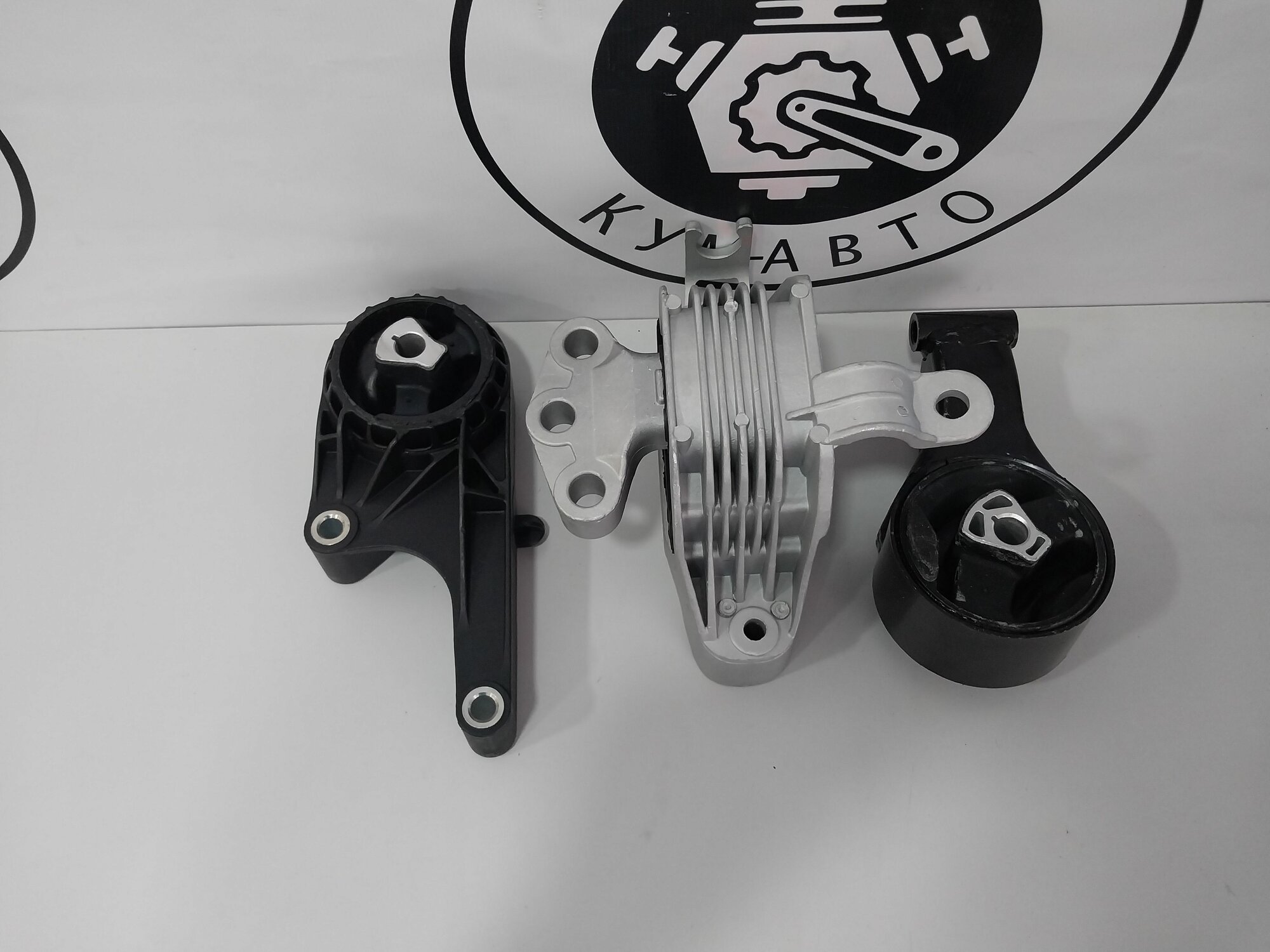 Опоры (подушки) двигателя комплект 3шт. МКПП Шевроле Круз Опель Астра 1.6 1.8 Chevrolet cruze ASTRA-J