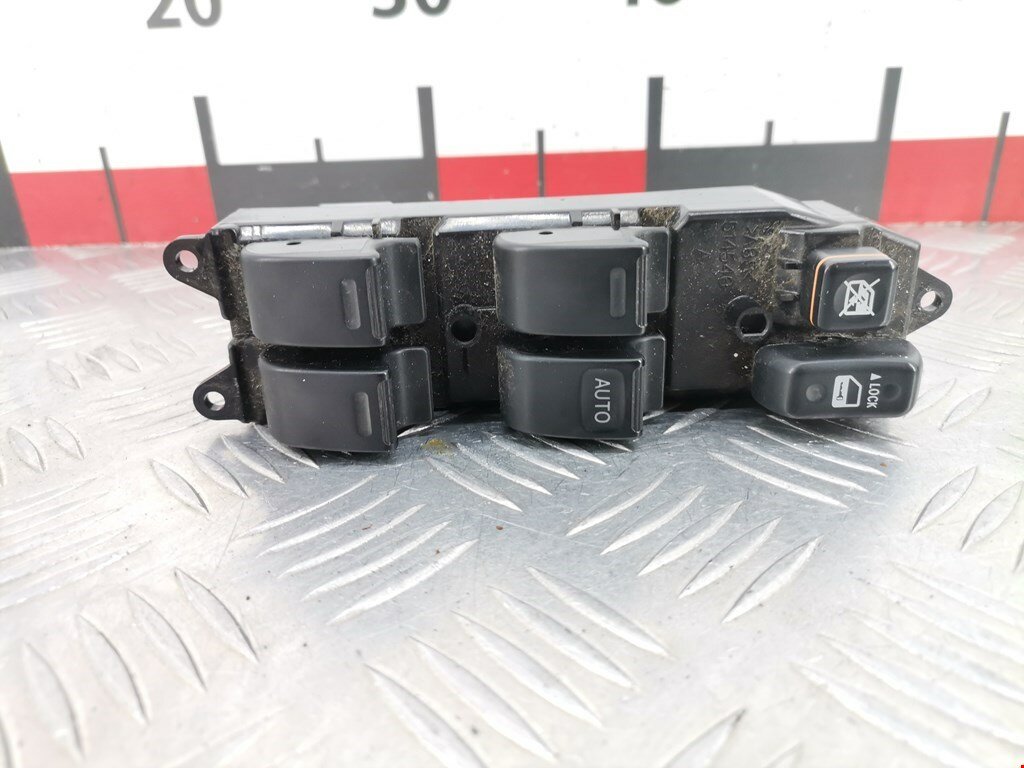 Блок управления стеклоподъемниками Toyota Prius 2 (XW20) 8482047012 арт. 1804983