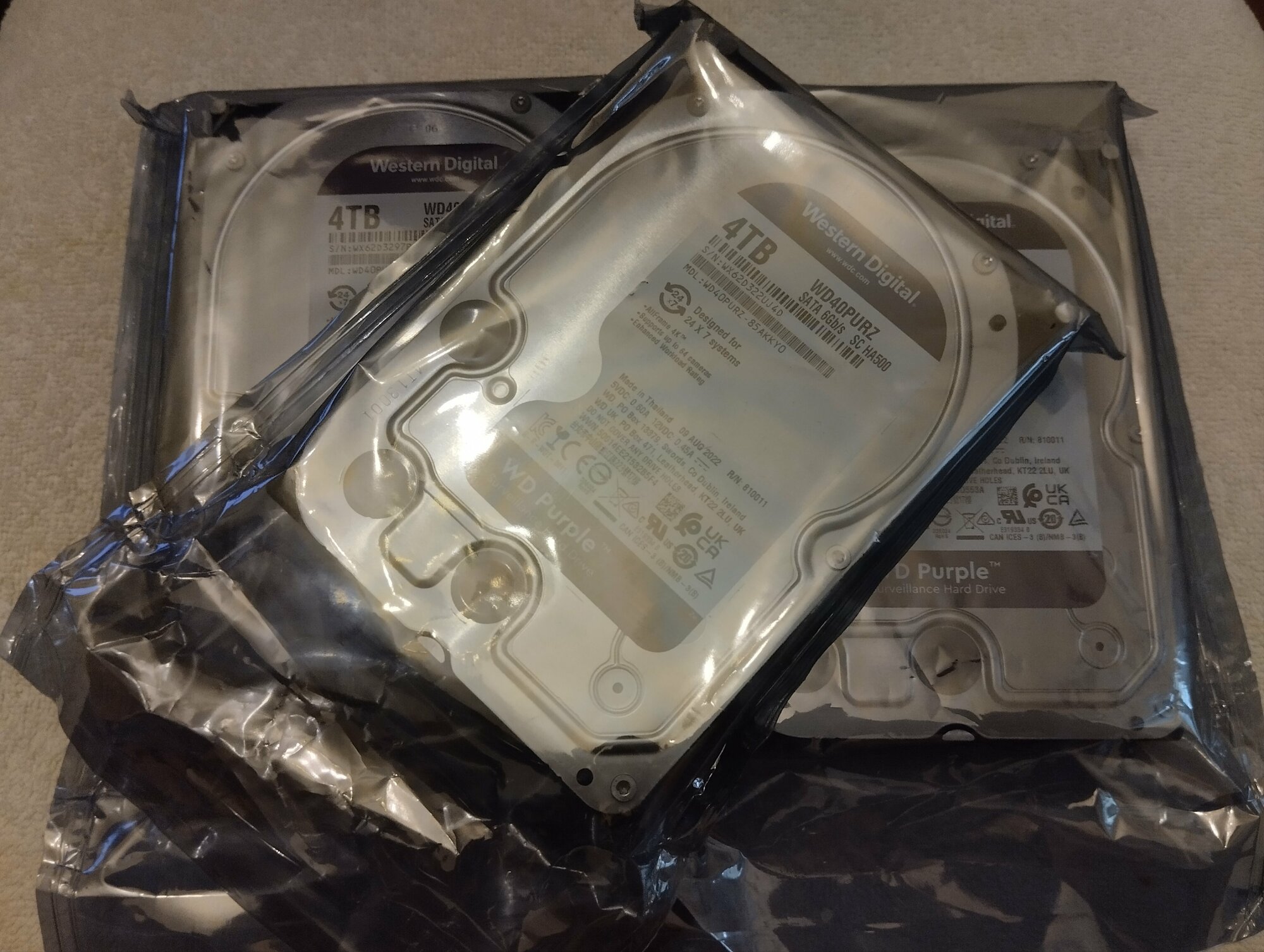 Жесткий диск Western Digital WD Purple 4 ТБ WD40PURZ (Оригинал, в родной заводской упаковке).