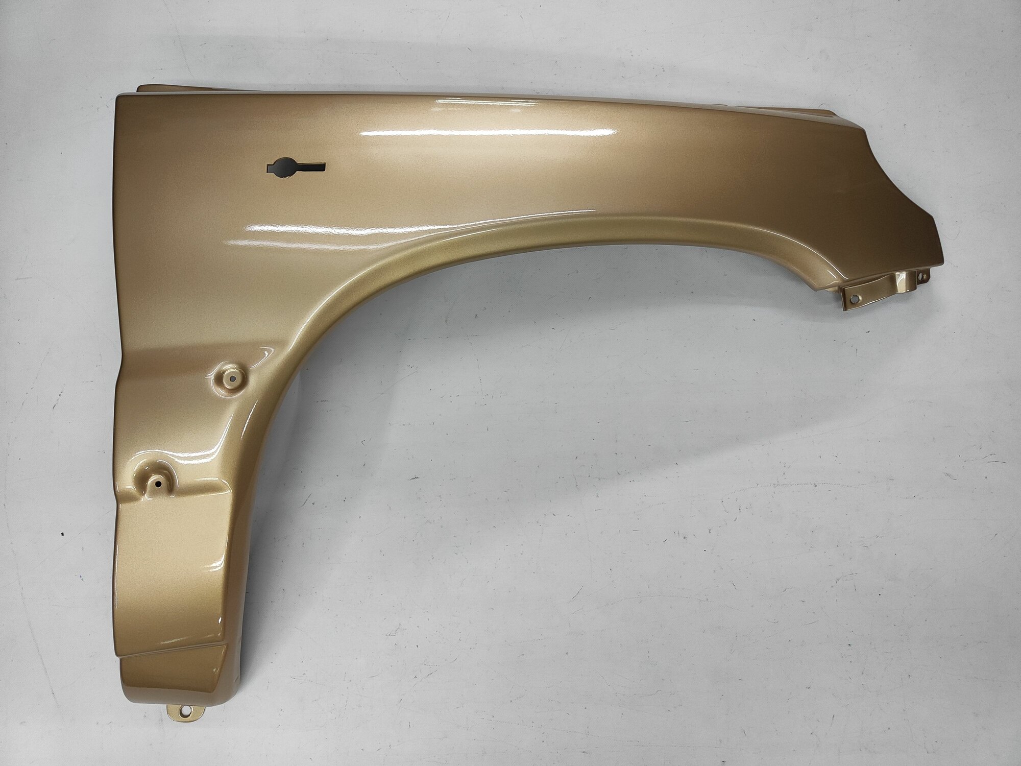 ВАЗ 2123 (CHEVROLET NIVA)правое в цвете "901 Золотая Звезда"