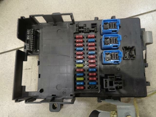 Блок предохранителей салонный от Nissan Primera P11 1995-2002