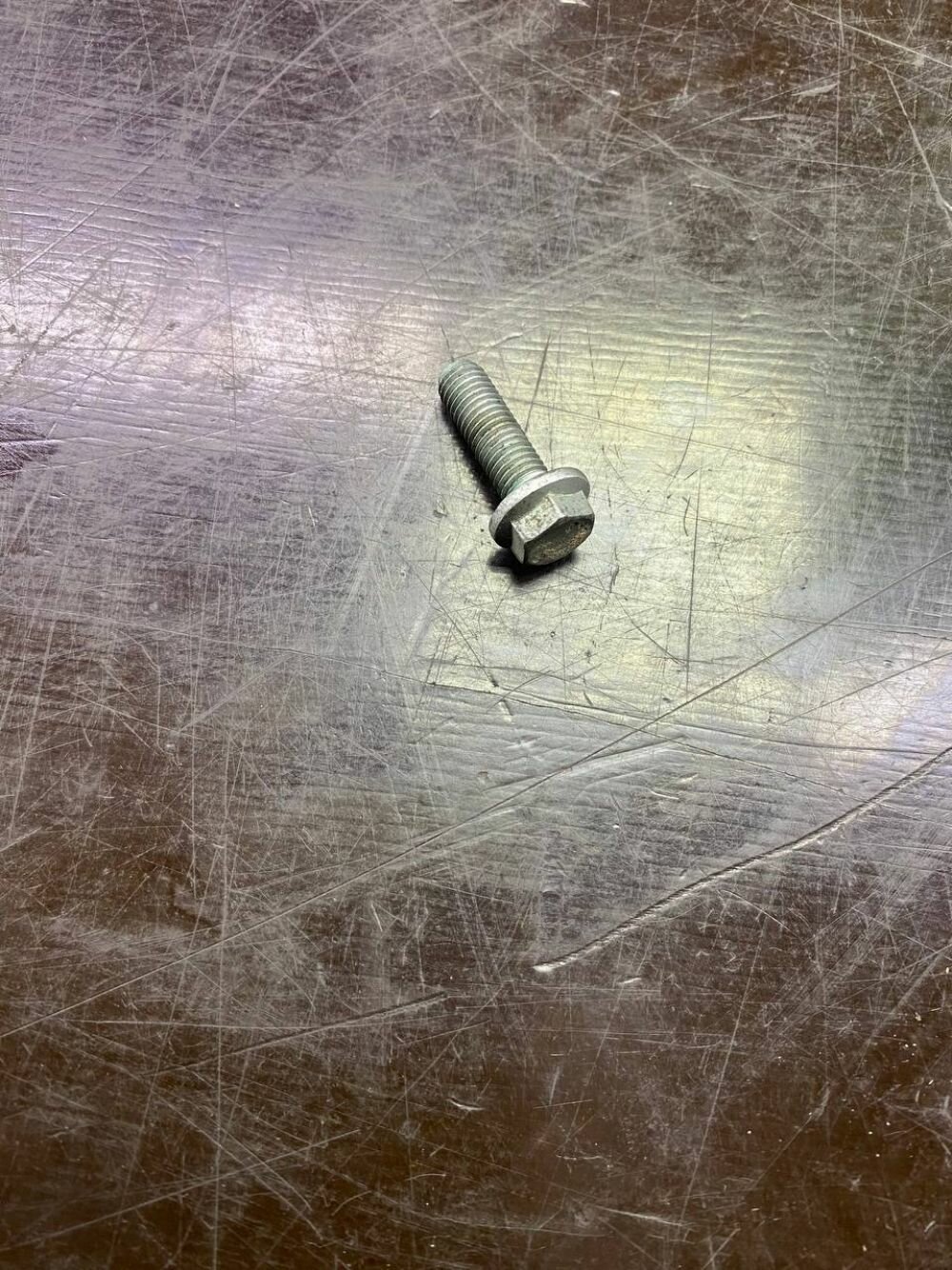 Болт шестигранный VAG M7X22 N90851701 7798 N90851701