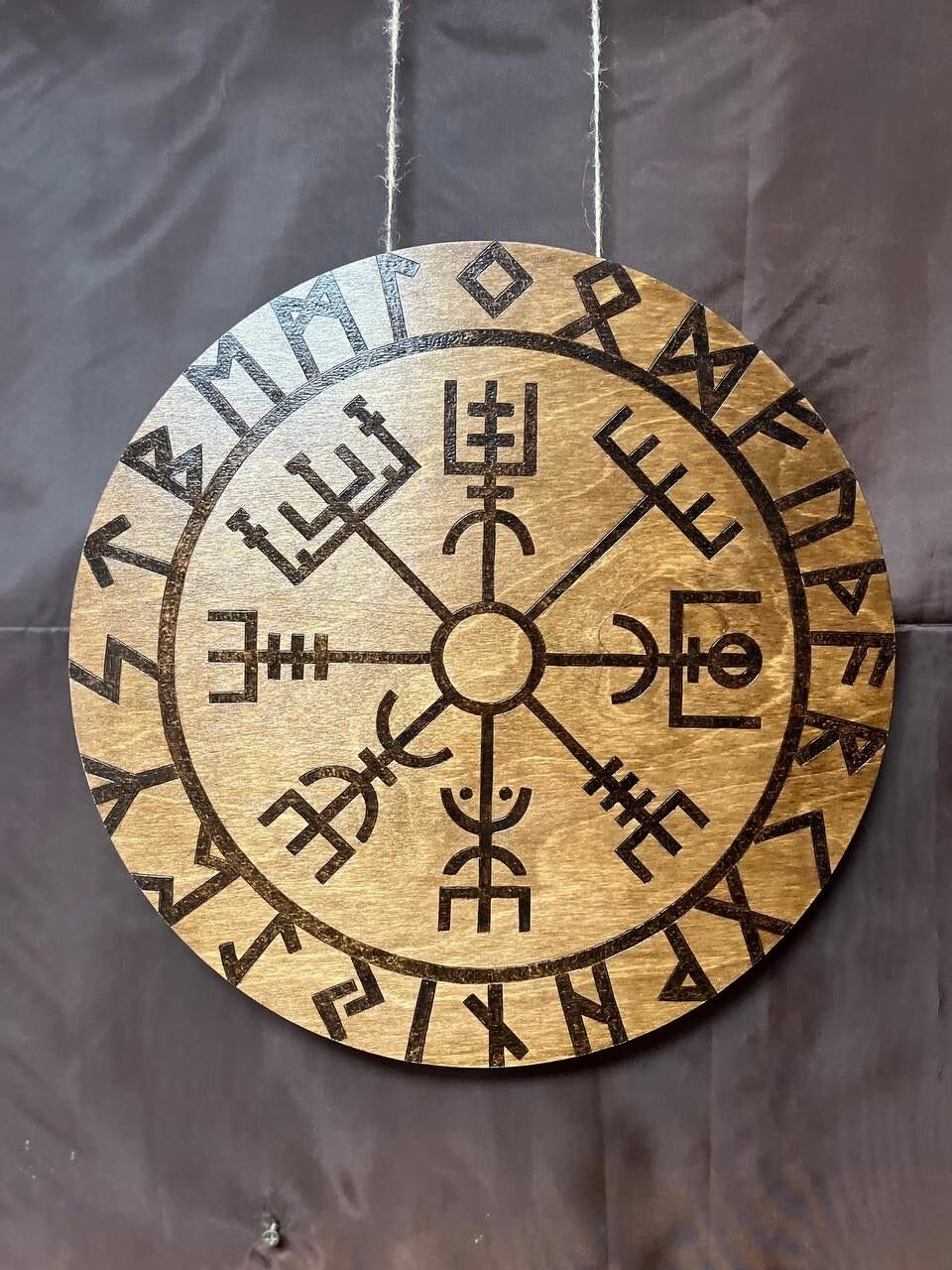 Алтарь скандинавский. Шлем ужаса