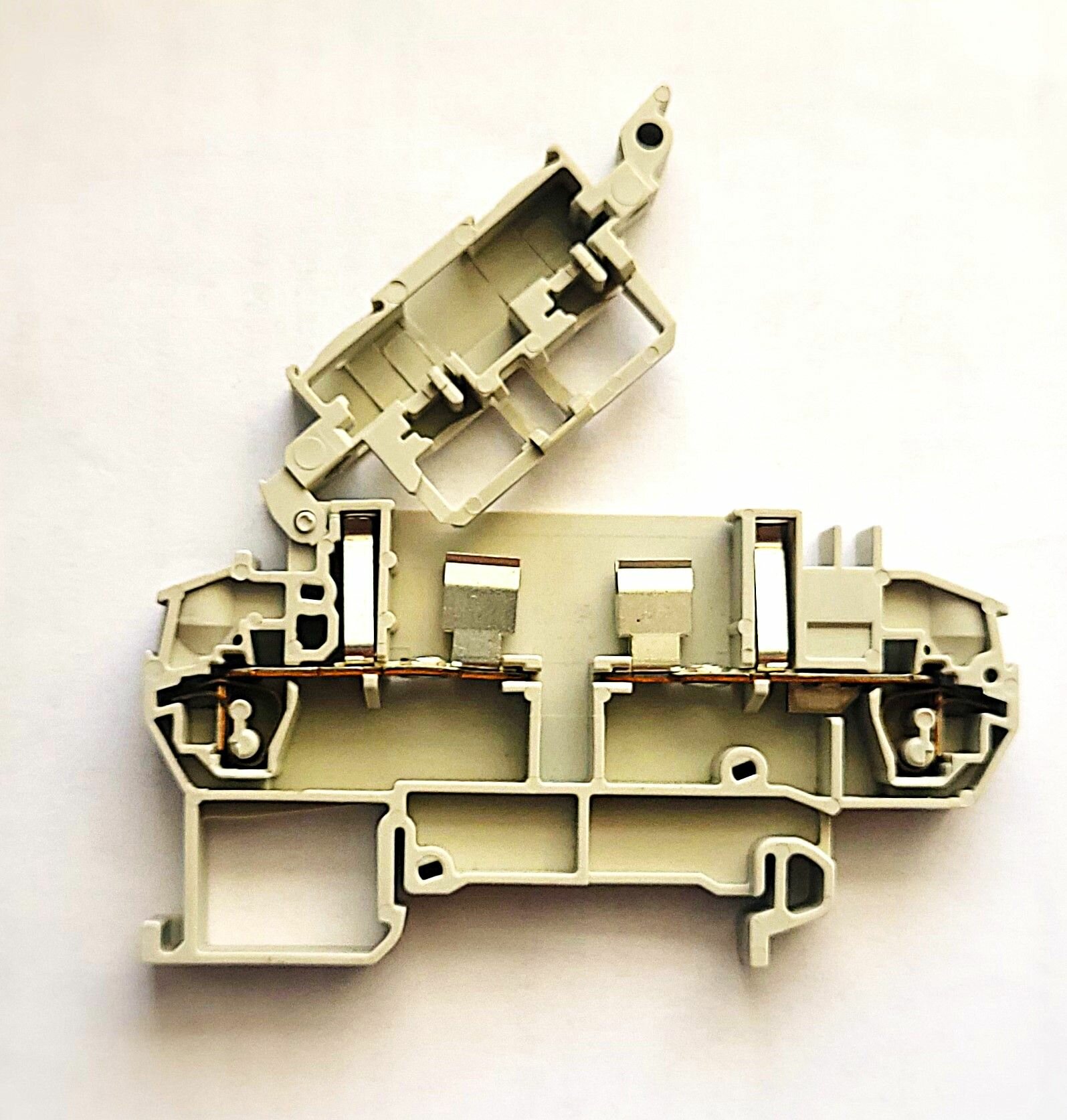 Клемма пружинная D2.5/8. SFT.2L 2,5 мм2 с держателем предохранителей ABB 1SNA290091R2600