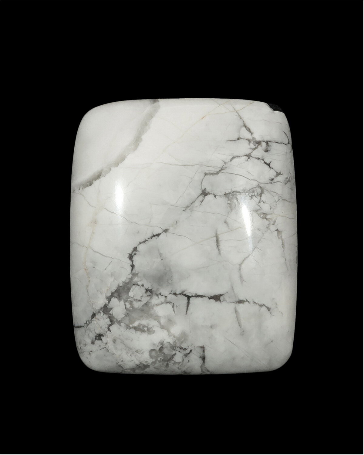 Магнезит, кабошон из минерала, размер: 32х26х6 мм, натуральный камень.