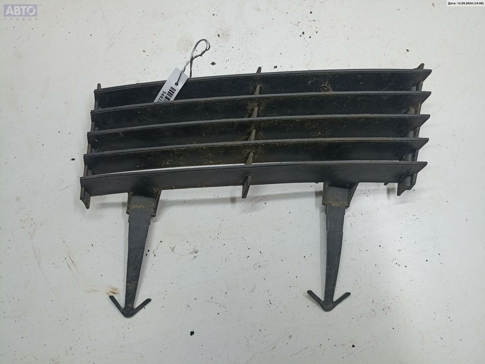 Решетка (заглушка) в бампер Opel Omega B (1994-2003)